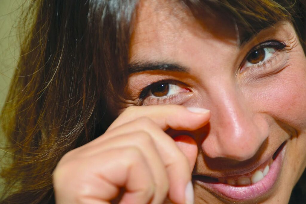 Visage : 8 gestes de langage corporel à repérer absolument